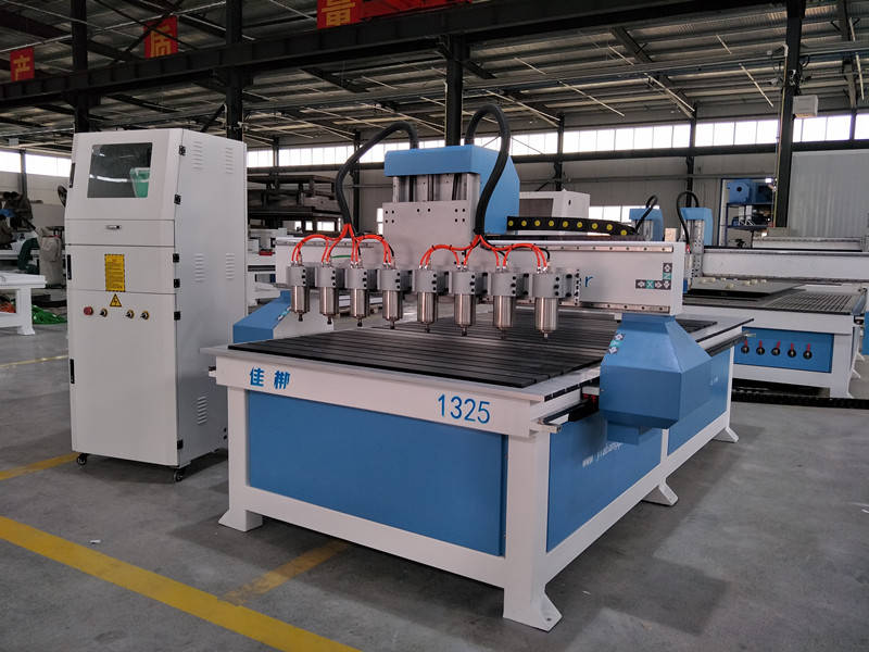 8 mandrini CNC Macelling Machine CNC Router per incisione batch ...